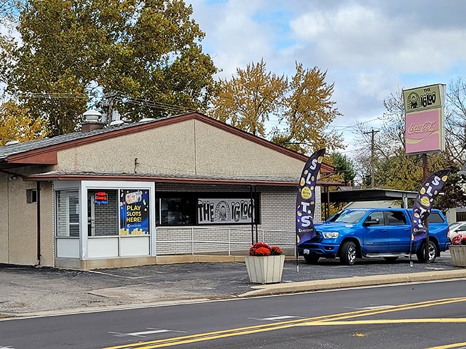 The unassuming exterior of The Igloo Diner in Peru, Illinois—proof that culinary treasures often hide in plain sight.