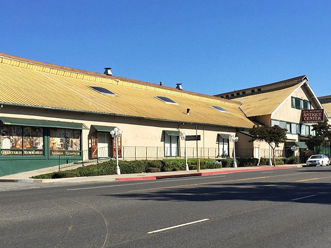 King Richard's distinctive yellow roof and green trim stands out like a vintage postcard come to life on Whittier Boulevard.