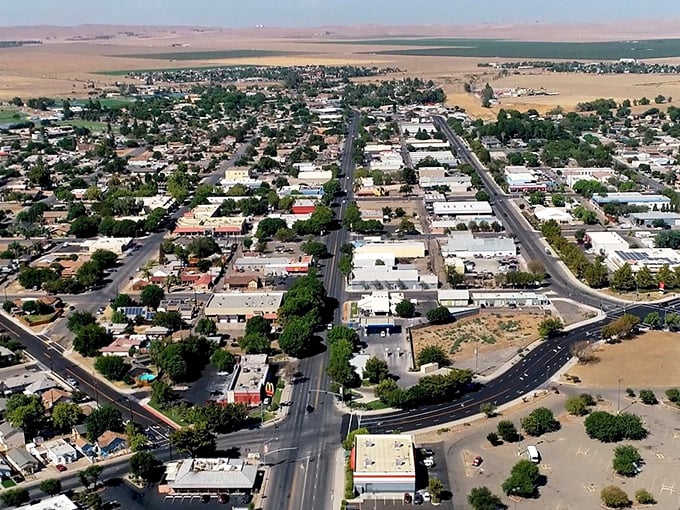 Coalinga's tree-lined streets offer a peaceful respite from California's urban hustle, where parking spots don't require a second mortgage or advanced negotiation skills.