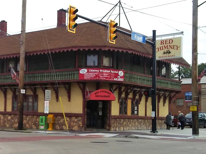 The corner landmark that time forgot! Red Chimney's distinctive yellow exterior and stone foundation have been welcoming hungry Clevelanders since before Instagram could make buildings famous.