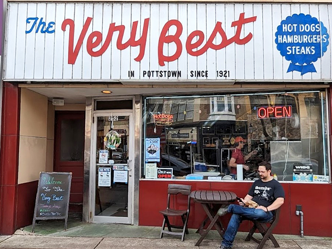 The iconic storefront hasn't changed much since 1921—proof that when you're doing something right, why mess with perfection?