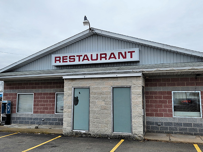 The unassuming exterior of Mary's in Drums, Pennsylvania proves once again that culinary treasures often hide behind the simplest facades.