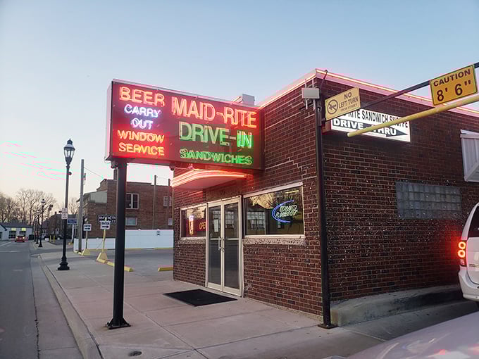 The neon beacon of sandwich salvation! Maid-Rite's vintage sign has been guiding hungry Ohioans to loose meat paradise since 1934.