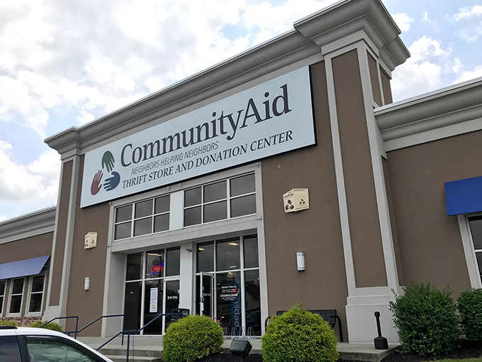 That moment when you realize this isn't your average thrift store – it's retail therapy headquarters.