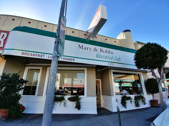 Mary & Robb's classic green-trimmed exterior says everything you need to know: no pretense, just honest food waiting inside. Like a time machine to when diners ruled America.