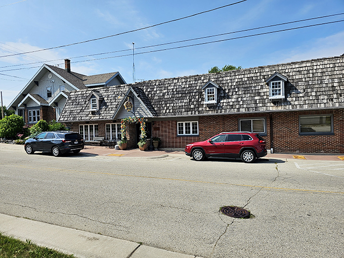 Classic brick charm meets Wisconsin hospitality – this is where prime rib dreams come true.