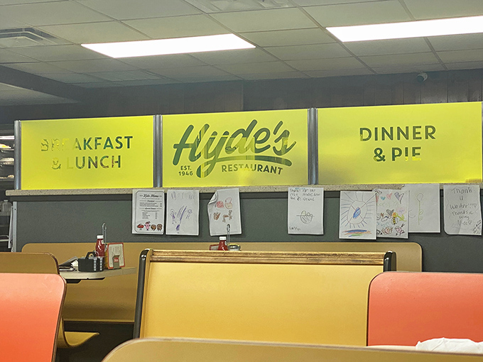 At Hyde’s Restaurant, the cheerful yellow signs say it all—breakfast, lunch, dinner, and pie. For locals, this unassuming diner is a hometown treasure where comfort food reigns supreme.
