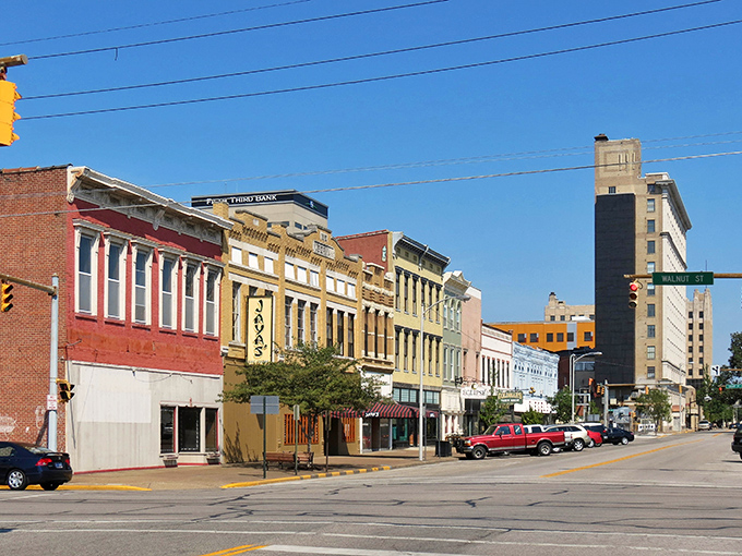 Tree-lined streets and wide-open spaces define Evansville's charm, where rush hour feels more like a gentle suggestion than a daily battle.