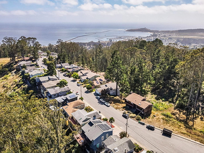 El Granada unfolds like a California dream – hillside homes cascading toward the Pacific, where fog and sunshine play their daily game of hide and seek.