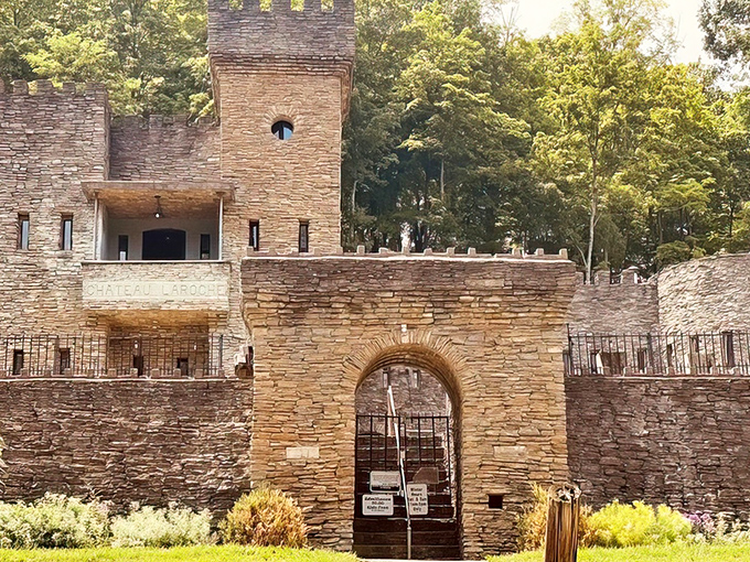 This medieval fortress rising from Ohio soil proves dreams really can become stone-solid reality.