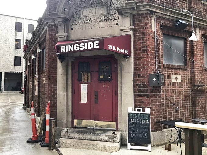 The unassuming brick exterior of Ringside Café might not stop traffic, but what's cooking inside has been stopping hearts (in the best way) for generations.