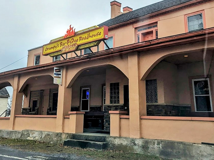 The unassuming peach-colored exterior of Grumpy's might not scream "barbecue paradise," but that's exactly why the locals keep coming back—the best treasures are rarely advertised.