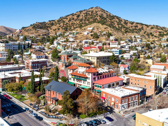 Sierra Vista's wide-open streets and mountain backdrop offer that rare combination of accessibility and breathtaking natural beauty. No traffic jams, just jaw-dropping vistas.