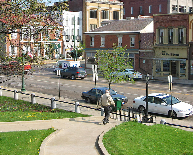 Brick streets that whisper stories of yesteryear—Marietta's historic downtown invites you to slow down and notice life's details again.