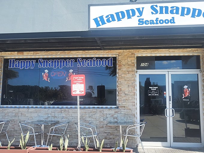 The unassuming exterior of Happy Snapper proves once again that Florida's best seafood treasures often hide in plain sight, like culinary speakeasies waiting to be discovered.