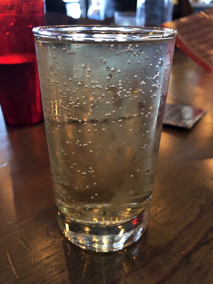 Bubbles rising in a glass of refreshment – the perfect palate cleanser between bites of smoky, rich barbecue goodness.