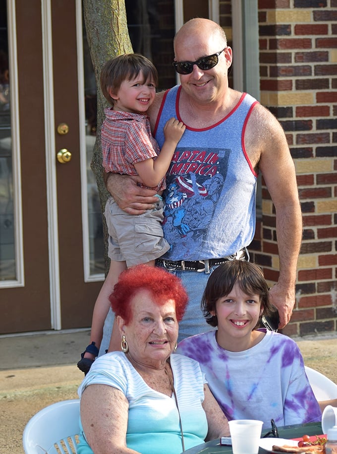 Three generations sharing a meal – this is what Sunday dinner dreams are made of, folks.