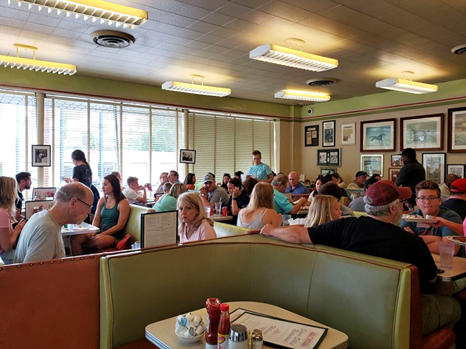 A packed house of happy diners—the universal sign that you've stumbled upon food worth waiting for.