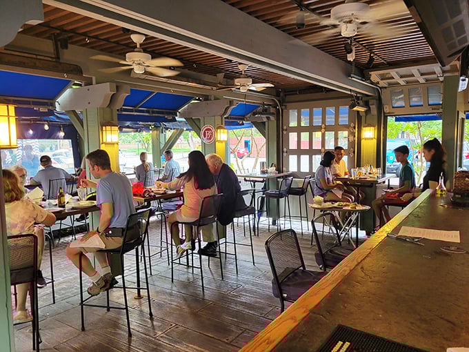 Happy diners are the best advertisement – these folks clearly know where the good stuff lives.
