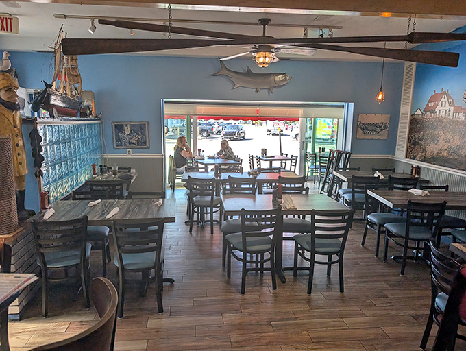 The dining room whispers "come as you are" while promising the kind of seafood experience you'll be texting friends about tomorrow.