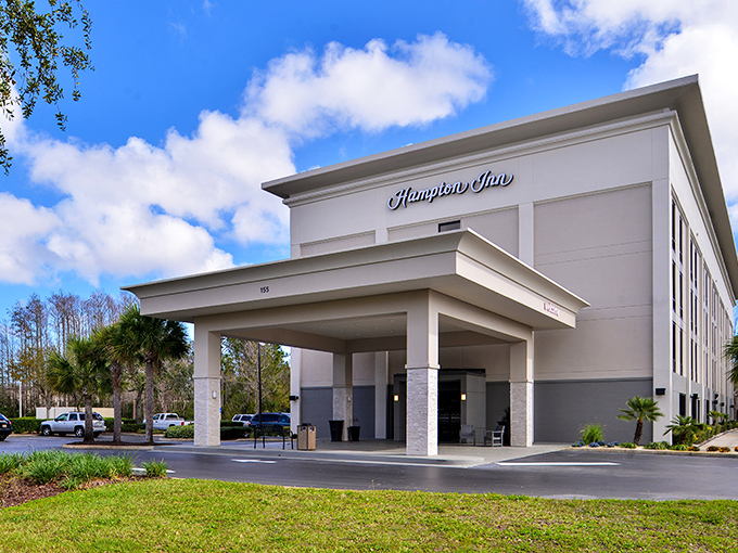 Even chain hotels in Ormond Beach get the Florida treatment—palm trees required, relaxation guaranteed, and always just minutes from that famous coastline.