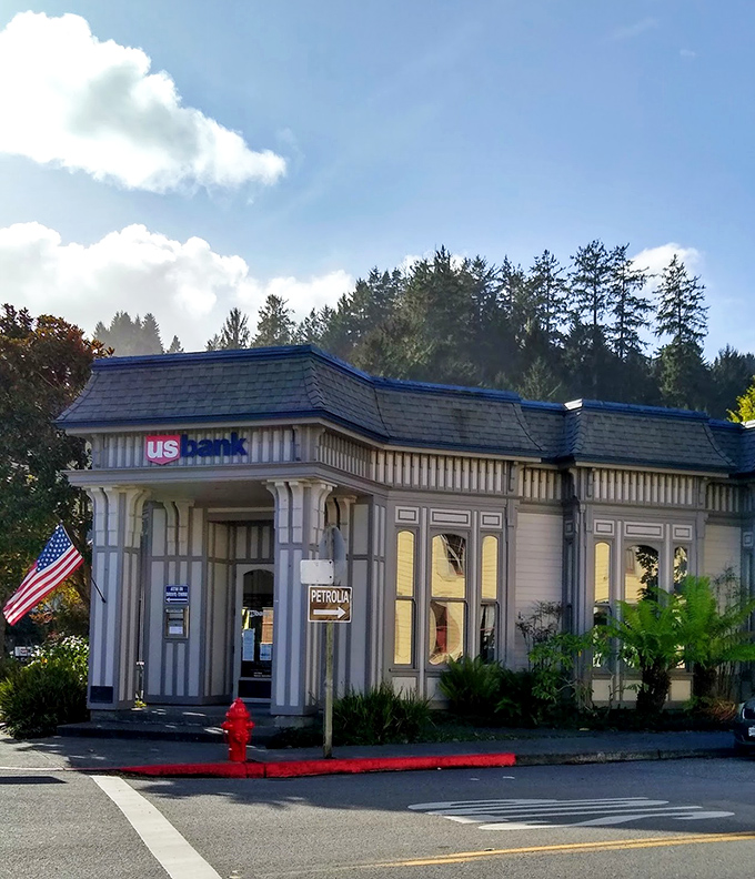 Even the local bank branch got dressed up for the Victorian party—complete with period-appropriate columns and a patriotic flair.