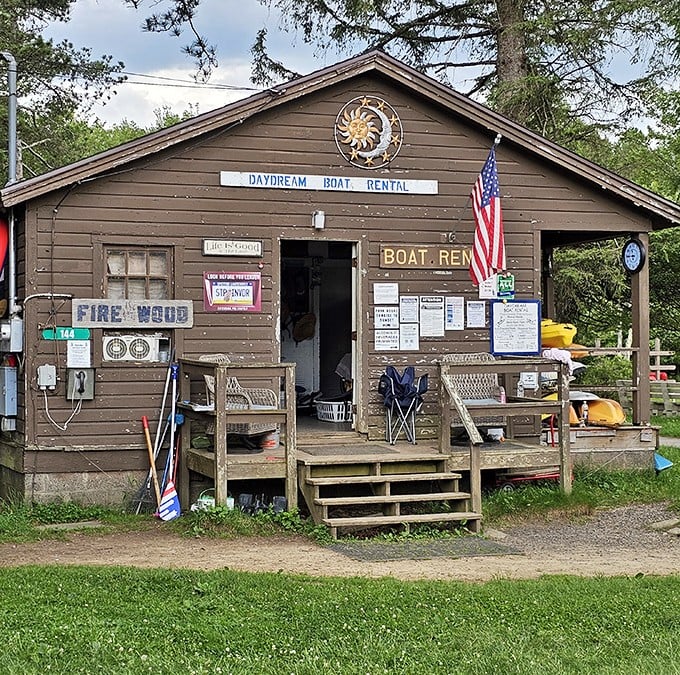 Rustic charm with a purpose – this boat rental cabin has seen generations of first-time paddlers and seasoned lake explorers alike.