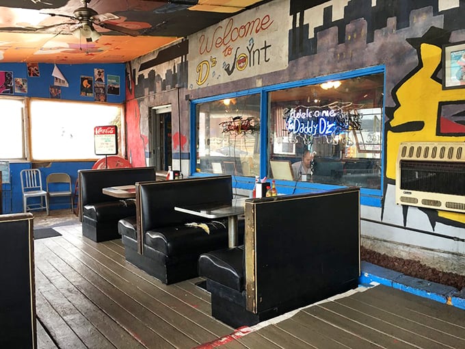 "Welcome to D's Joynt" – where booths aren't just seating, they're front-row tickets to Atlanta's smoke show.