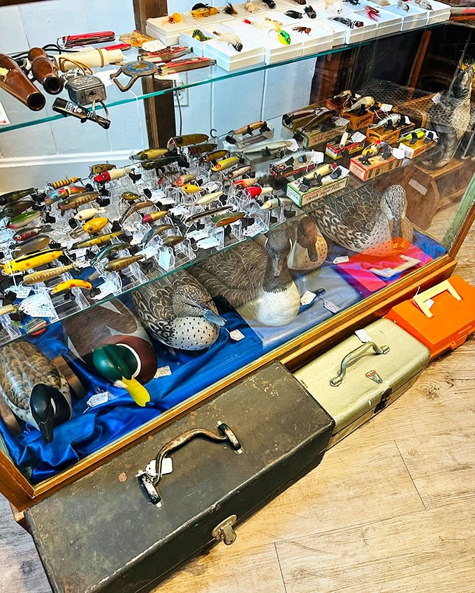Duck decoys and fishing lures that tell tales of early mornings on misty Tennessee lakes – nostalgia you can display.