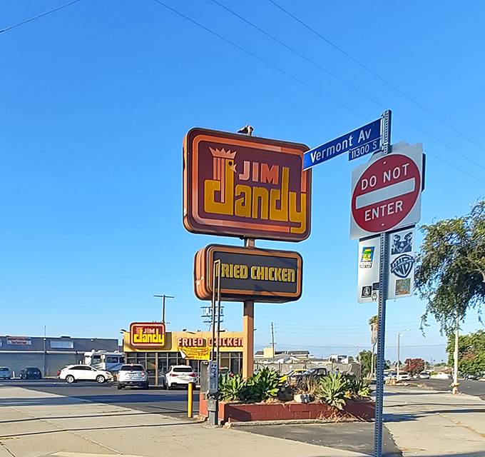 Like a mid-century modern billboard for your taste buds, this sign has guided hungry Angelenos for generations.