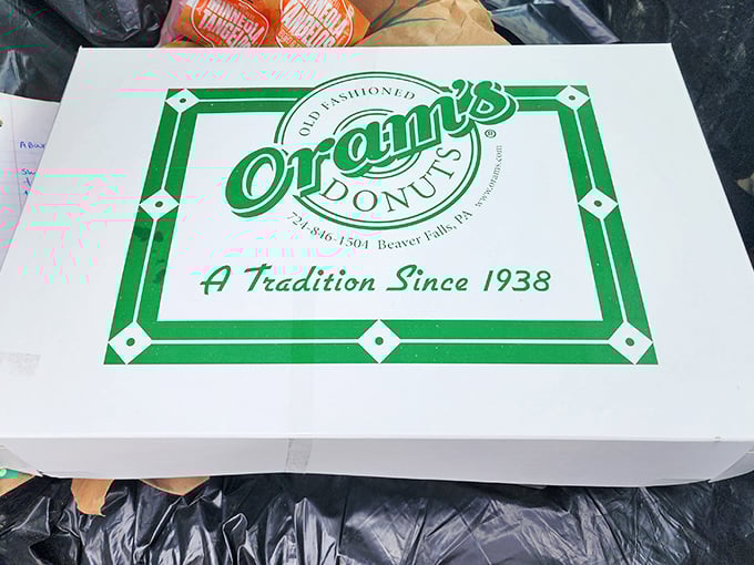 The box that makes you instantly popular at any gathering. "A tradition since 1938" isn't just marketing—it's a promise kept for generations.
