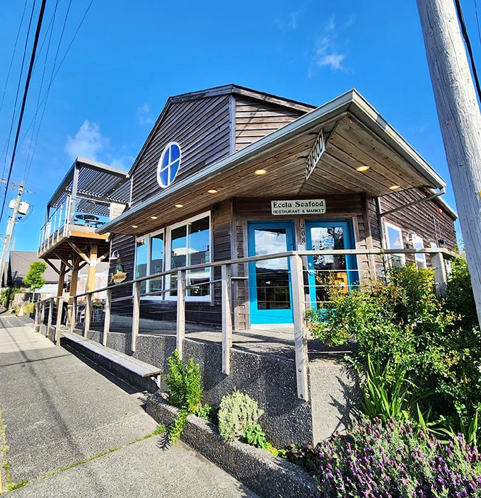 This unassuming wooden building has been feeding Cannon Beach visitors since before food photos became a thing.