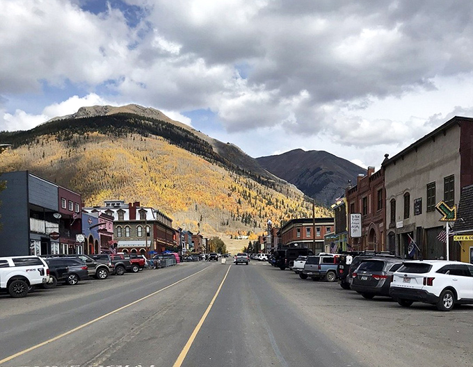 Autumn magic transforms Silverton into a painter's dream—those trees look like they're showing off just for you.