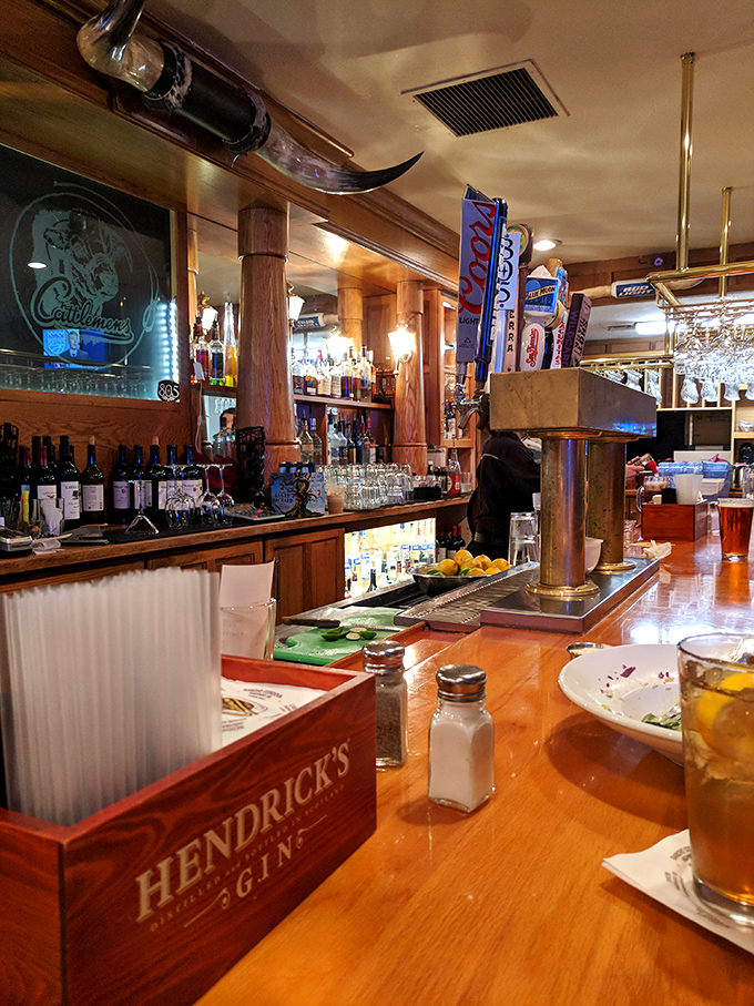 The bar at Cattlemens isn't just where drinks are poured—it's where friendships are forged and local legends are born.