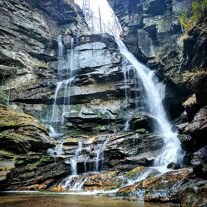 Big Bradley Falls doesn't just impress—it humbles, reminding visitors that Mother Nature remains the ultimate architect and artist.
