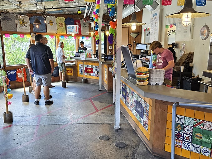 The ordering counter – where dreams begin. That burger illustration on the right is actual size, no exaggeration necessary.