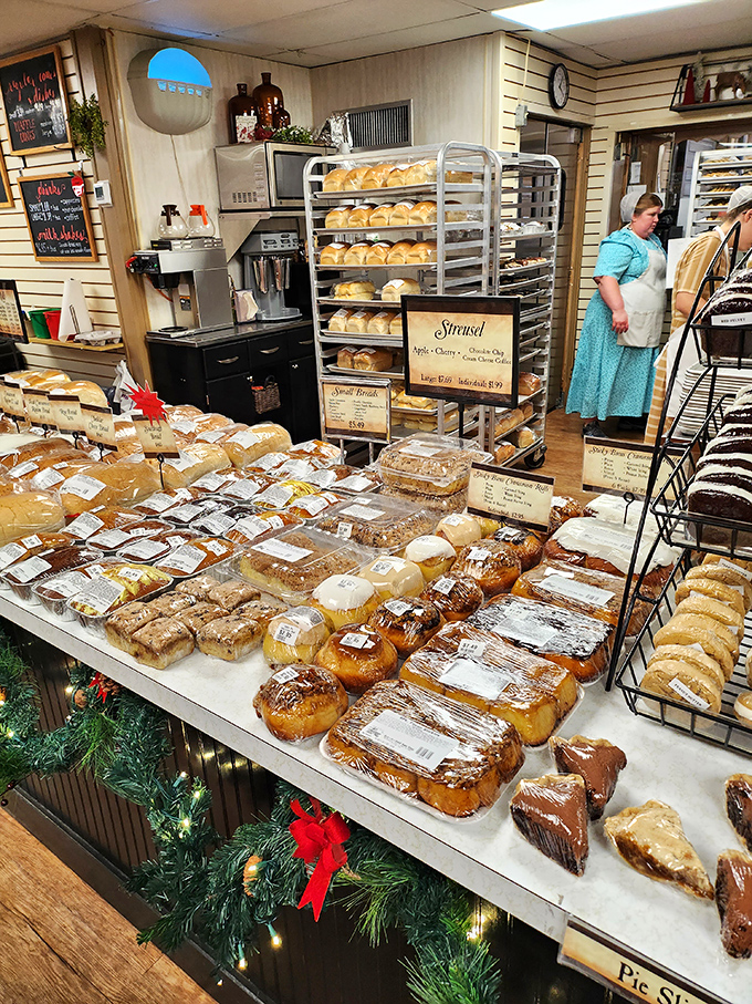 Fresh bread and Amish baking expertise create a display that makes gluten-free folks weep with envy. Worth every carbohydrate.
