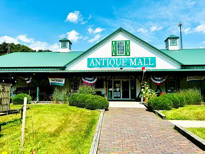 The Hocking Hills Antique Mall – where yesterday's treasures await today's collectors in a building that's practically an antique itself.