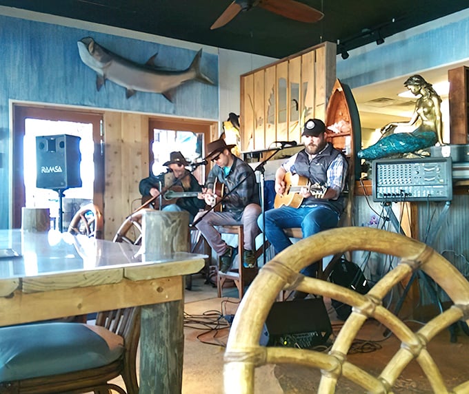 Live music that perfectly complements seafood and cold drinks—not so loud you can't talk, but good enough that you want to listen.