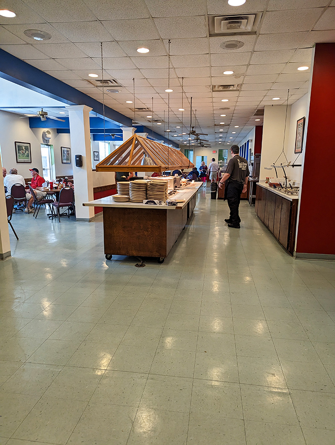 The architectural columns aren't holding up just the ceiling – they're supporting generations of Hawkinsville dining traditions.