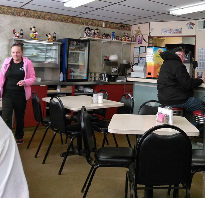 The staff moves with the practiced efficiency that comes from years of knowing exactly what their regulars will order before they sit down. 