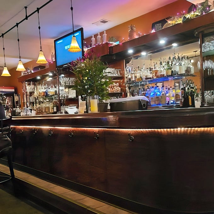 The well-stocked bar promises libations worthy of pairing with Southern cuisine – because great food deserves equally impressive drinks.