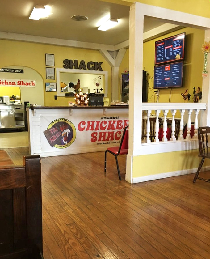 The ordering counter—where dreams of perfect fried chicken begin their journey from kitchen to your eagerly waiting taste buds.