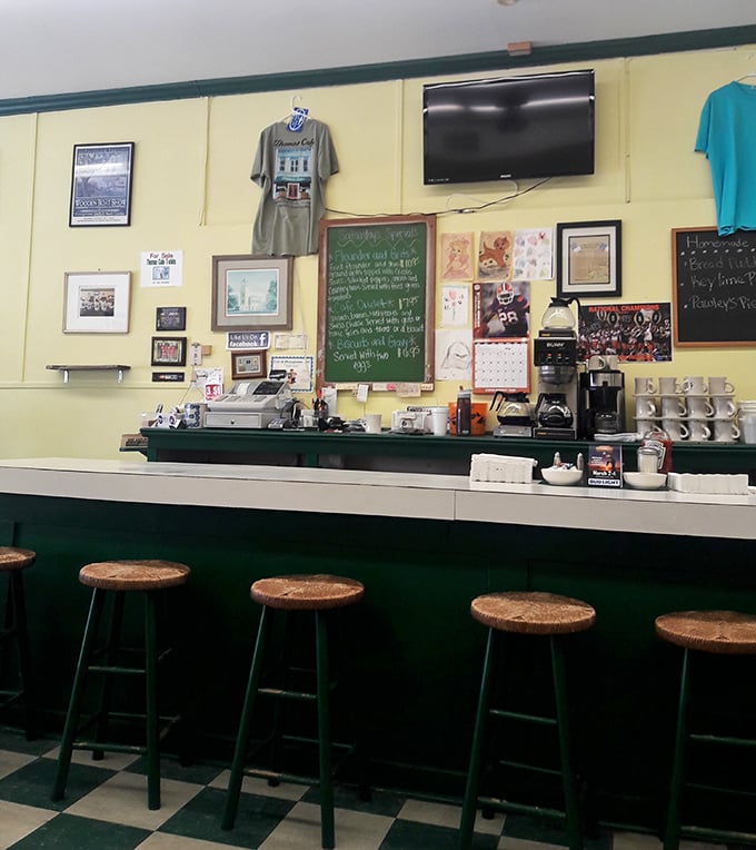 Counter seating: where solo diners become part of the Thomas Café family. Cork-topped stools have witnessed countless coffee refills and life stories.