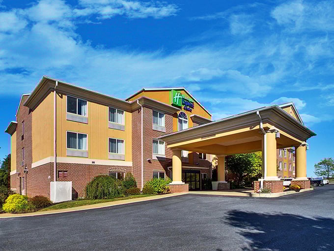 Modern accommodations on the outskirts of Lititz offer convenient lodging for visitors wanting to fully immerse themselves in the town's charms without rushing home.