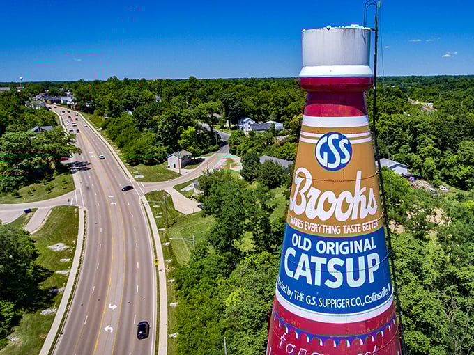 The bottle's commanding presence makes it visible for miles. Like the Statue of Liberty, if Lady Liberty were really into hamburgers. 