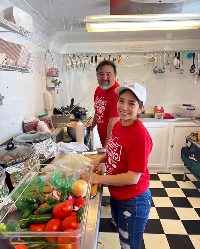 The kitchen – where the magic happens and fresh ingredients transform into the dishes that keep locals coming back for decades.