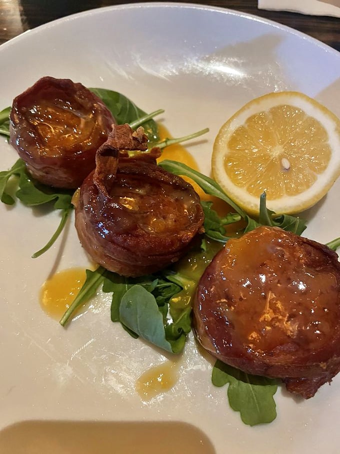 Bacon-wrapped scallops: proof that sometimes the best relationships are the ones that seem unlikely at first glance. A match made in culinary heaven.