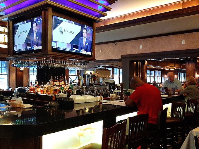 12. bar area