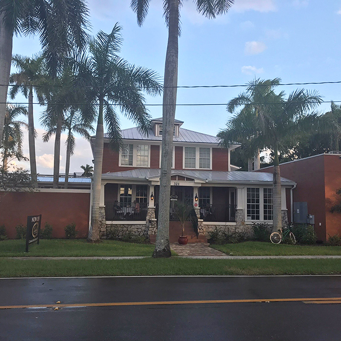 Carmelo's Italian-Florida fusion architecture says "come for the pasta, stay for the palm trees" with a charm that chain restaurants can only dream about.